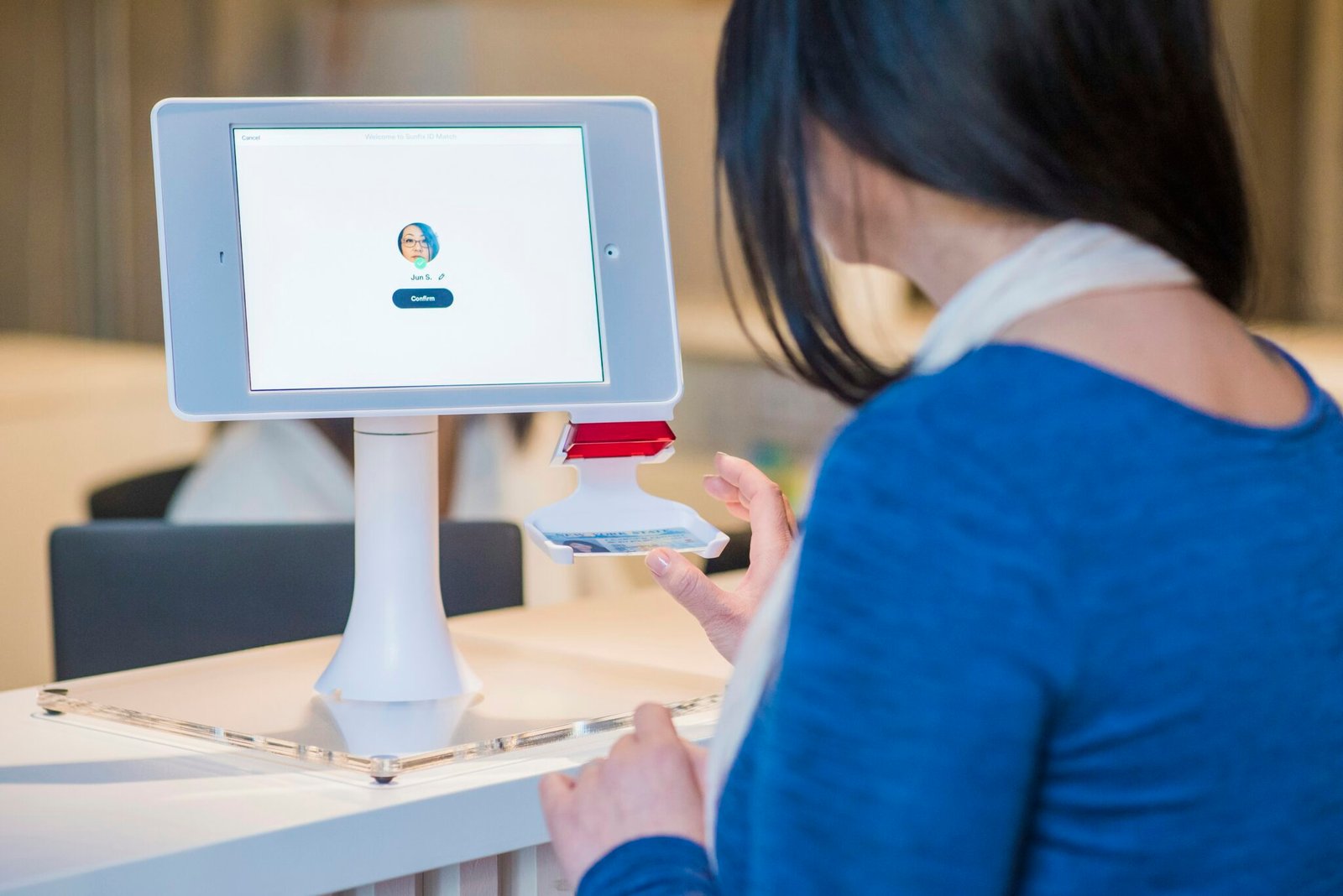 What is a First Advantage Background Check, and How Does It Work ...